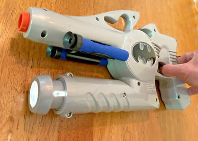 Kenner DC 1995 Batman Forever Electronic BAT-SIGNAL BLASTER w/ 2 darts ...