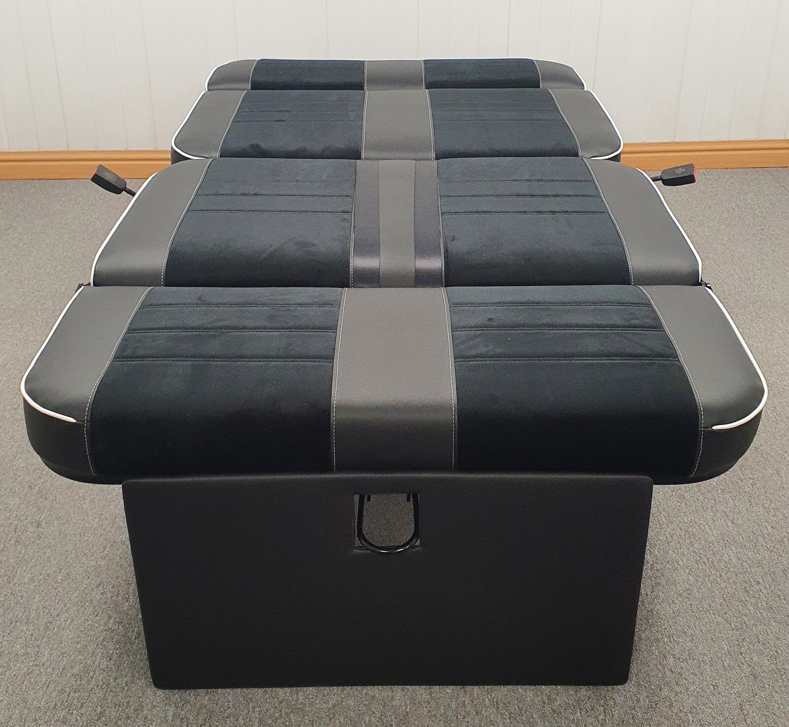 STREAMLINE Recliner-C+ 2-Seat M1 Tested Rock n Roll Bed + Suede THF ...