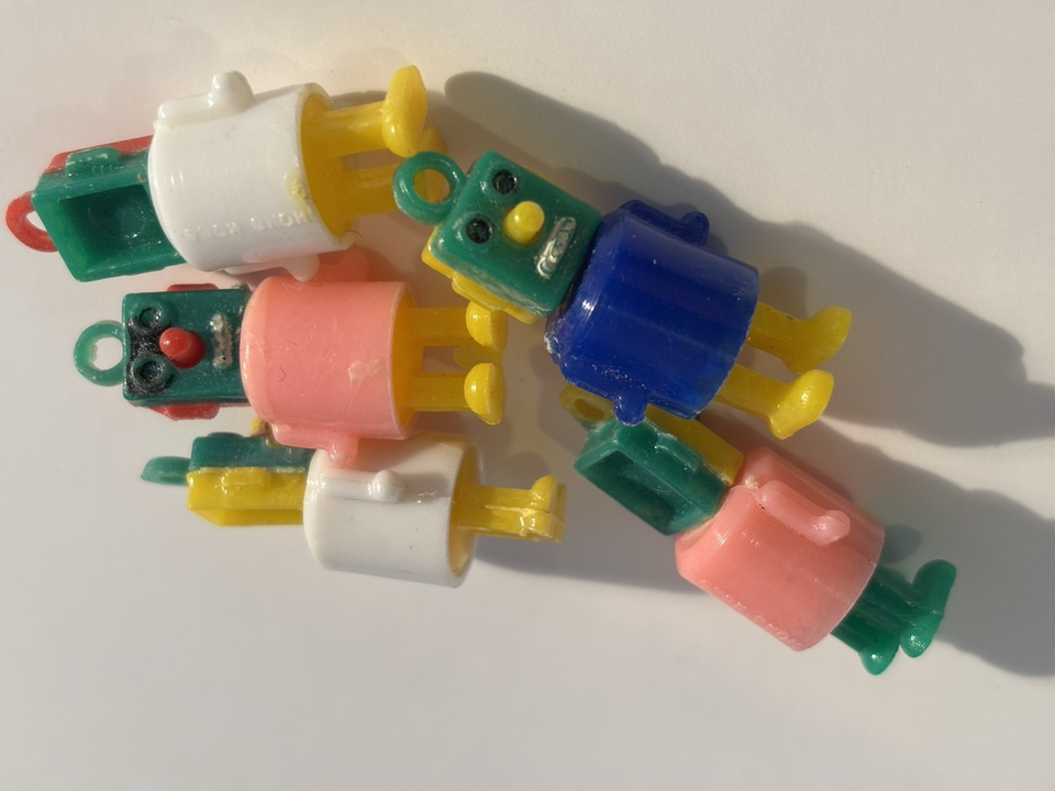 1960's ROBOT GUM BALL MACHINE PREMIUM PRIZE SPACE TOY NECKLACE BRACELET ...