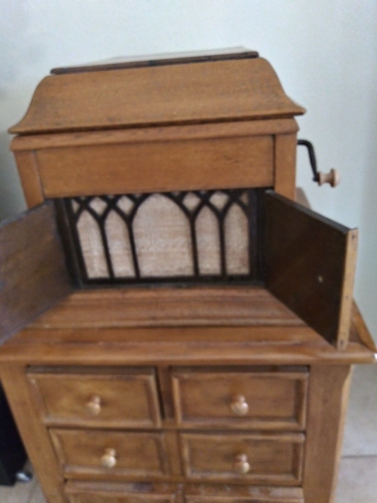 Antique Crank Phonograph with stand | eBay