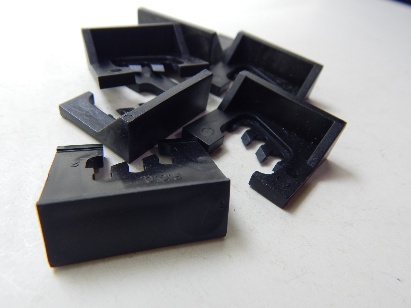 1980 GM ( B ) BODIES BACK GLASS SETTING BLOCK CLIPS | eBay