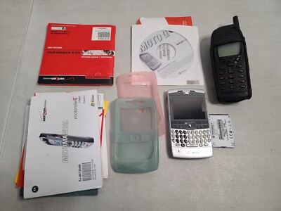 Lot of Two Older Cell Phones - Vintage Nokia & Motorola-Blackberry Like ...