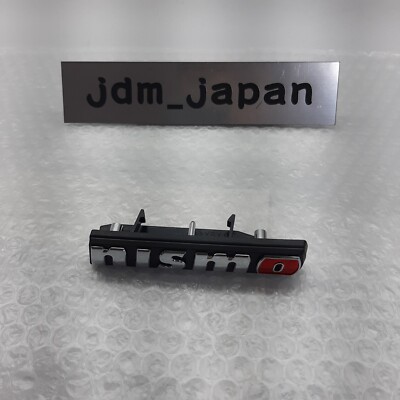 Nissan 62890-89S0A R35 GT-R nismo Front emblem Ornaments Screw set ...