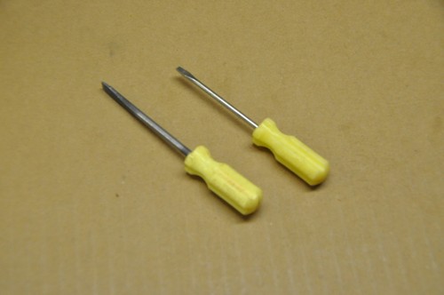 VINTAGE A.C. GILBERT ERECTOR SET: 2- YELLOW SCREW DRIVERS | eBay
