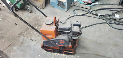 Multiquip Mikasa Vibrating Plate Compactor with Water Tank, MVC88VTHW ...