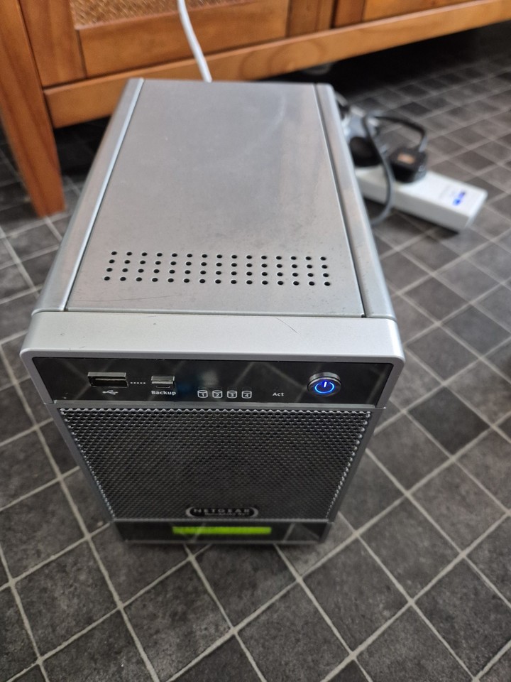 Netgear RND4000 (ReadyNAS NV+ v3) - Diskless NAS 4 bay | eBay UK