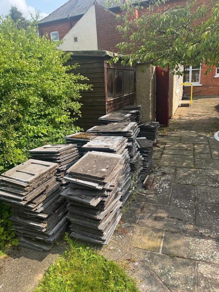 Danum Slate grey concrete roof tile (17" x 15") - Approx 300 available ...