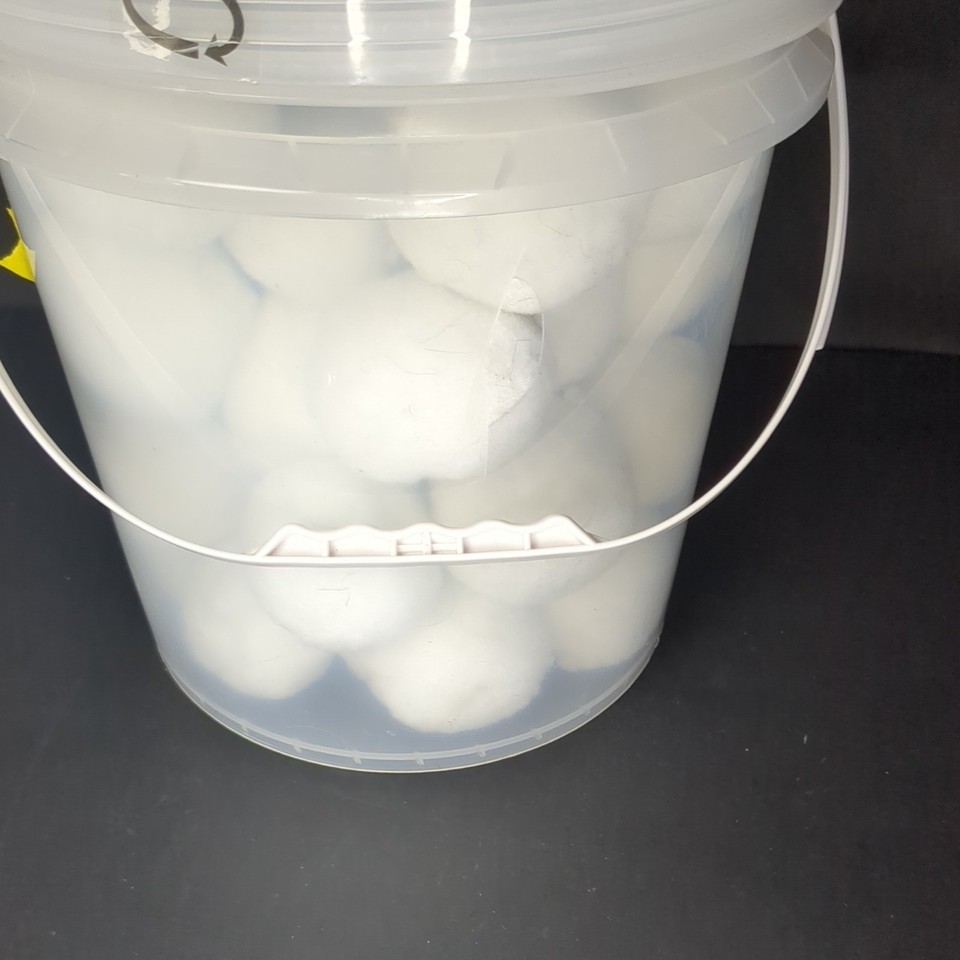 Indoor Snowball Fight SNOWTIME ANYTIME Set 29 Plastic Tub Party Game ...