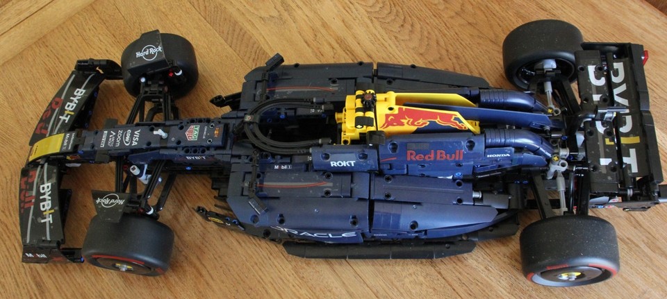 Technic Oracle Red Bull Racing RB20 F1® Race Car Replica of Lego Set ...