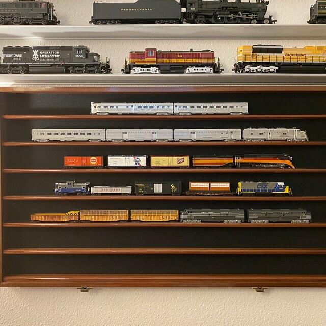 Train Display Case N Scale Cabinet Railroad Car Locomotive Collection ...