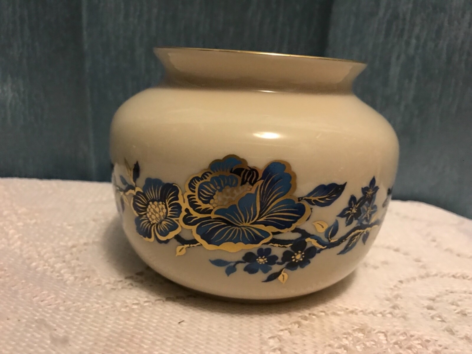 Lenox "Pagoda" Vase, hand decorated w/ 24K Gold, Ivory Background, Blue ...
