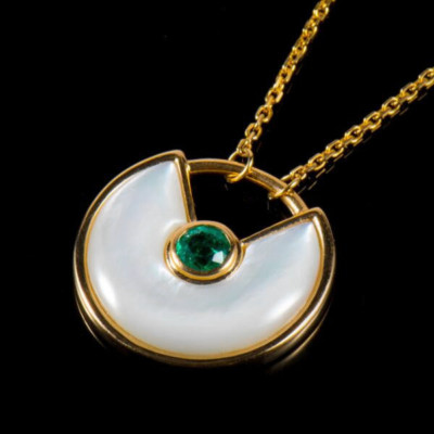 Solid 14K Yellow Gold Round Green Emerald Shell Amulette Pendant ...