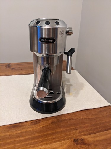 De'Longhi Dedica Deluxe EC680M 15-Bar Pump, Stainless Steel Espresso ...