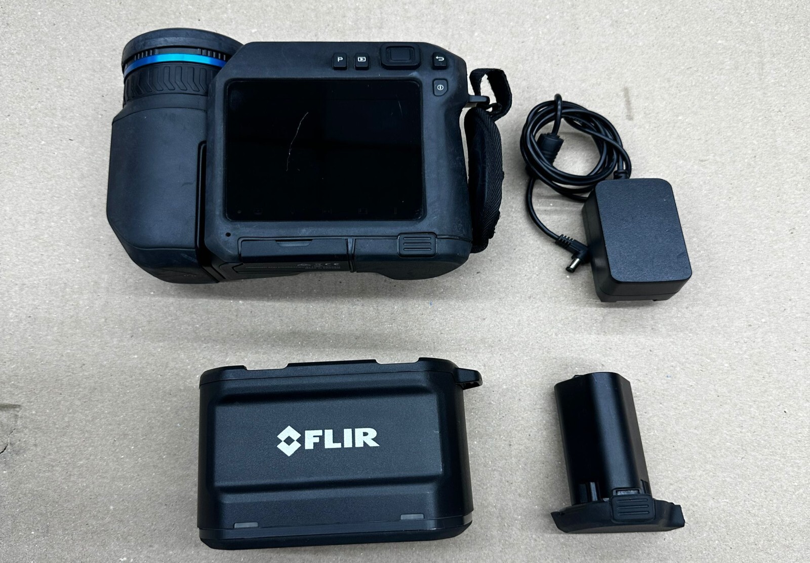 FLIR T530 Professional Thermal Imaging Camera With 2 Battery & Charger ...