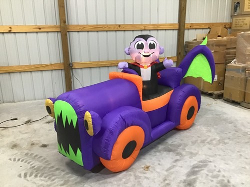 9ft Gemmy Airblown Inflatable Prototype Halloween Vampire in Car ...