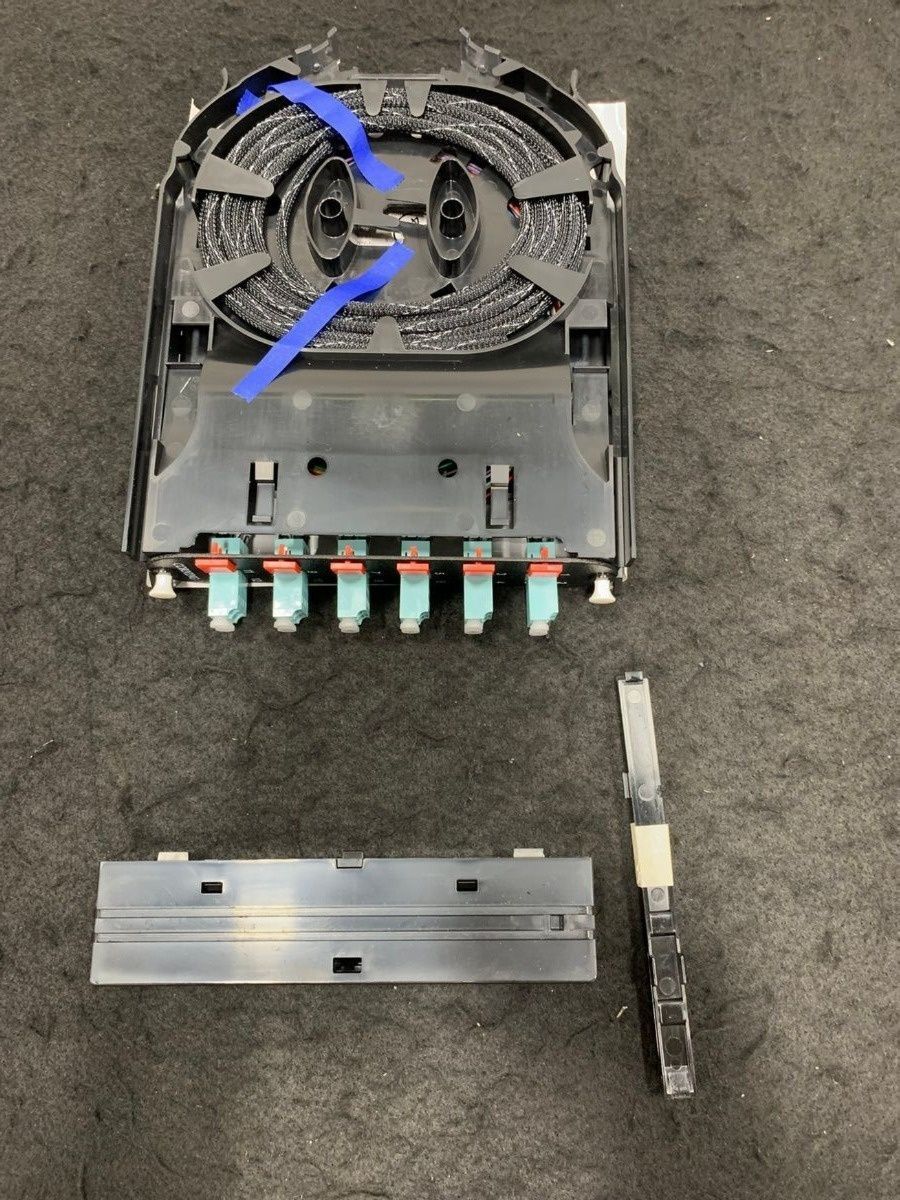 CORNING CCH-CS12-E4-P00QE CCH Pigtailed Splice Cassette, 12 F, LC ...