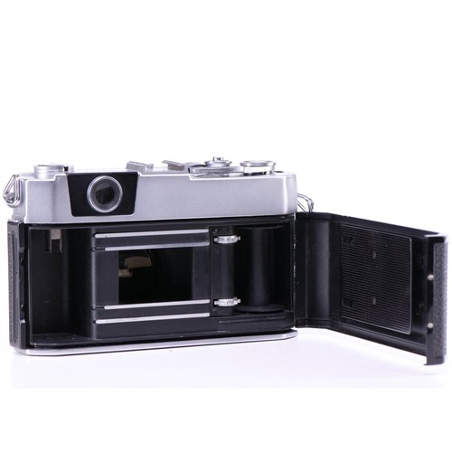 Petri E.Bn Camera | Orikkor 45mm f1.9 lens | White | Japan | 1960 | eBay