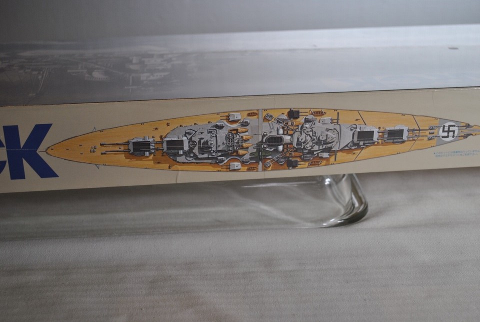 Tamiya German Battleship Bismarck 1/350 Scale Model. 78001 KIT Factory ...