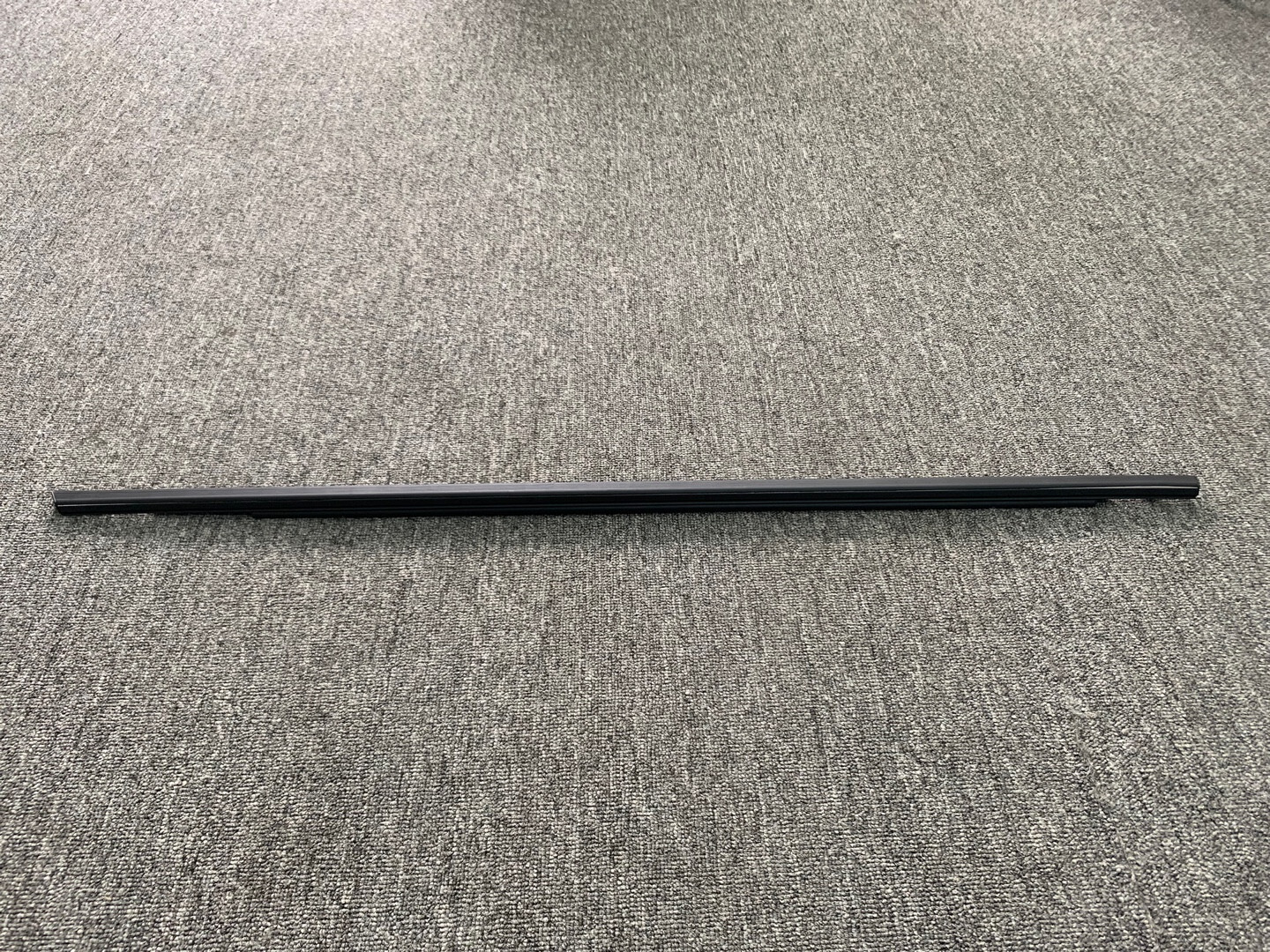 OEM 82220-AA010 W/STRIP ASSY-FR DR BELT O/S RH Black for Hyundai ...