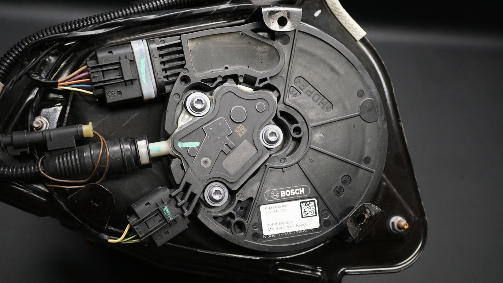 GENUINE BMW X5 X6 F15 F16 ADBLUE FUEL TANK SCR CONTAINER 7295653 / ...