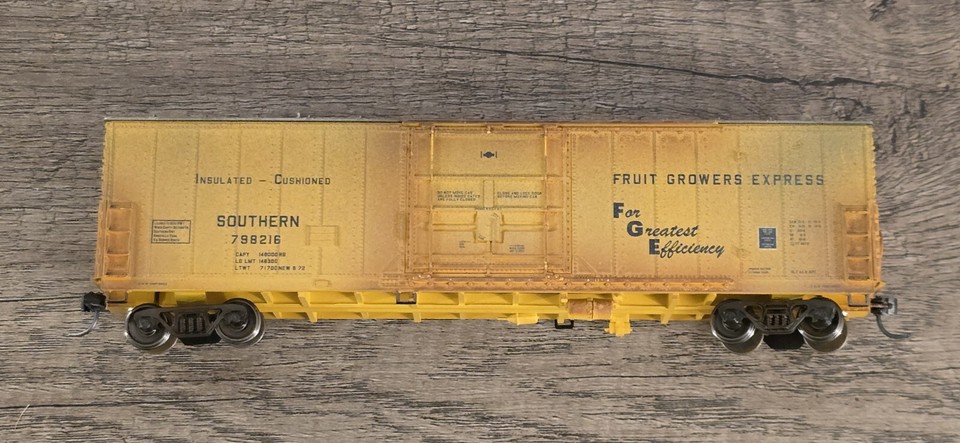 HO Scale Weathered Walthers Mainline 50' Insulated FGE Boxcar Southern ...