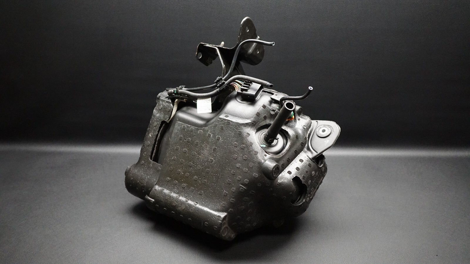 GENUINE BMW X5 X6 F15 F16 ADBLUE FUEL TANK SCR CONTAINER 7295653 / ...