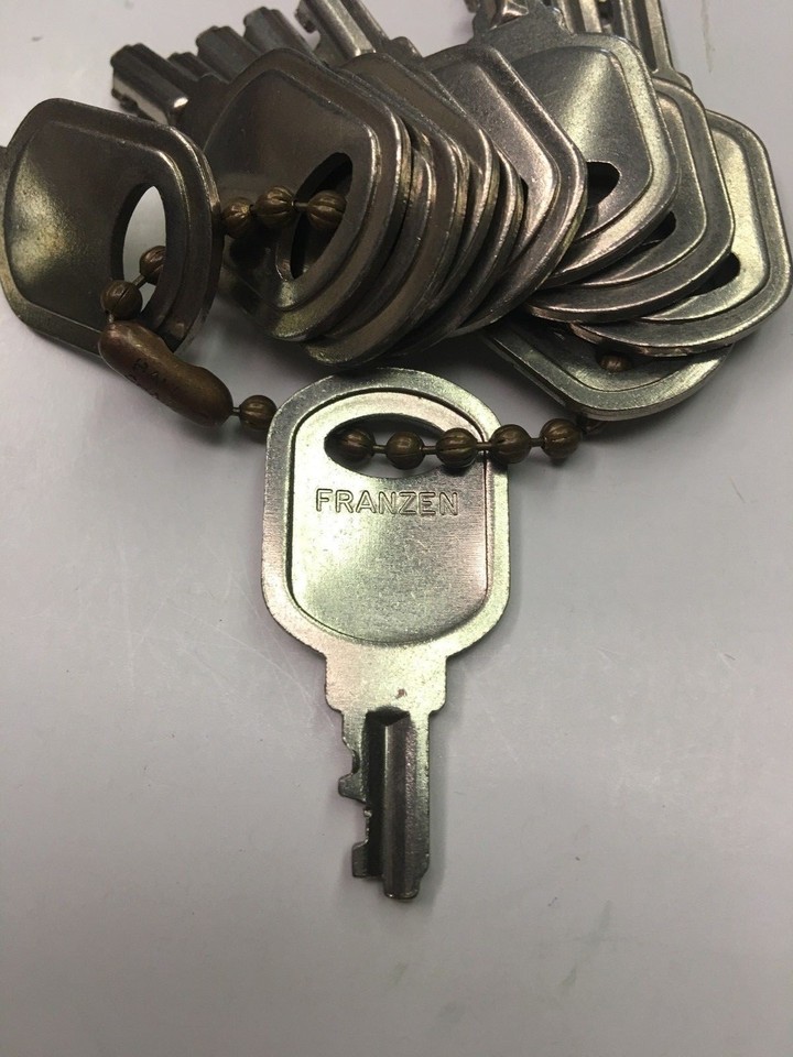 Portfolio Briefcase Keys Franzen Presto Wear Best Cheney Crest Lock Co ...