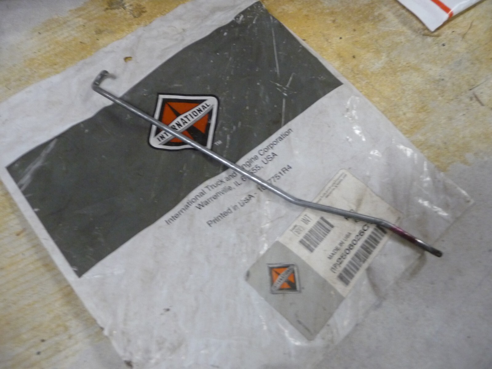 2506025C1 INTERNATIONAL NAVISTAR DOOR CYLINDER LOCK ROD | eBay