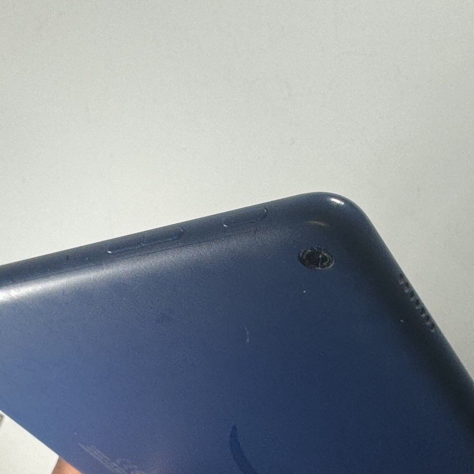 Amazon Fire HD 8inch HD tablet 32GB 12th Gen 2022 Blue Smashed Screen ...