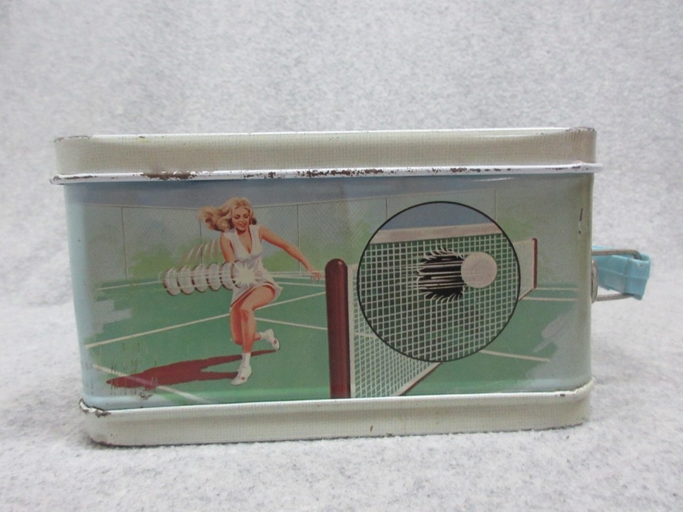 1978 BIONIC WOMAN Bionic DoG Running Back Universal Tv LUNCHBOX ...