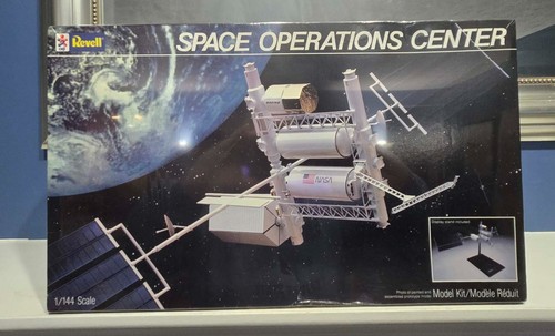 REVELL 1/144 SPACE OPERATIONS CENTER MODEL KIT, VINTAGE KIT, HUGE SIZE ...