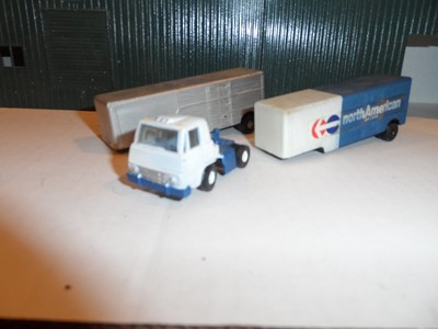 BACHMANN HO SCALE TRUCK CAB WITH 2 PUP TRAILER NORTH AMERICAN VAN LINES ...