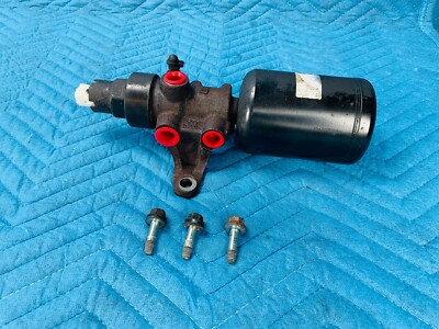 Lexus LX570 Front Height Control Pump w/Accumulator Passenger Side 2008 ...