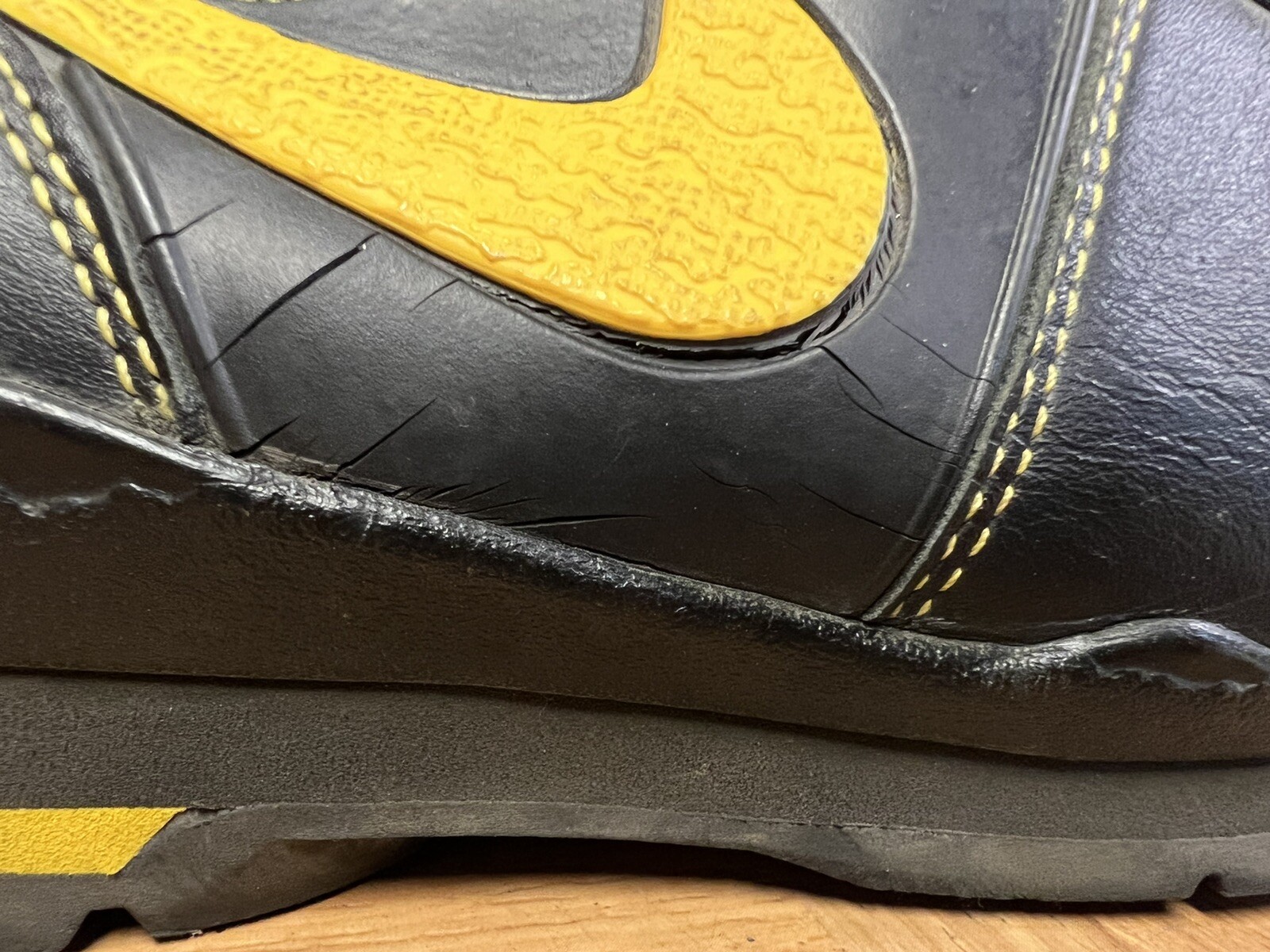 VNTG🔥 Nike Air Baltoro ACG Hiking Shoes Maize Black Leather Sz 8.5 ...