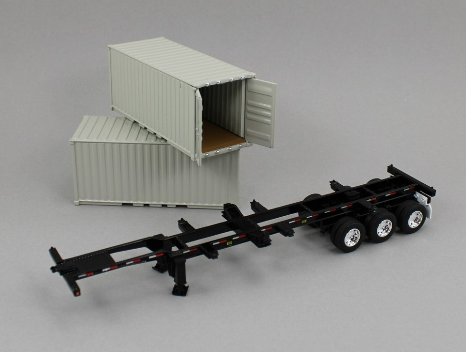 DCP 1:64 *BLACK & BLUE* Peterbilt 389 63" Midroof Container Trailer ...