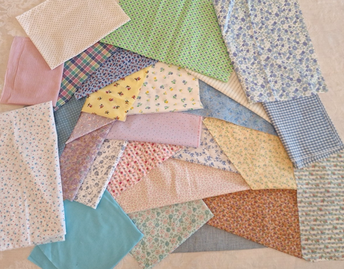 26 Pc. Vintage Lot of Calico Fabric Scraps, Doll Cloths, Quilt Tiny ...