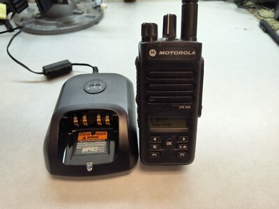 Motorola MOTOTRBO XPR 3500 UHF w/ Charger and used Battery | eBay