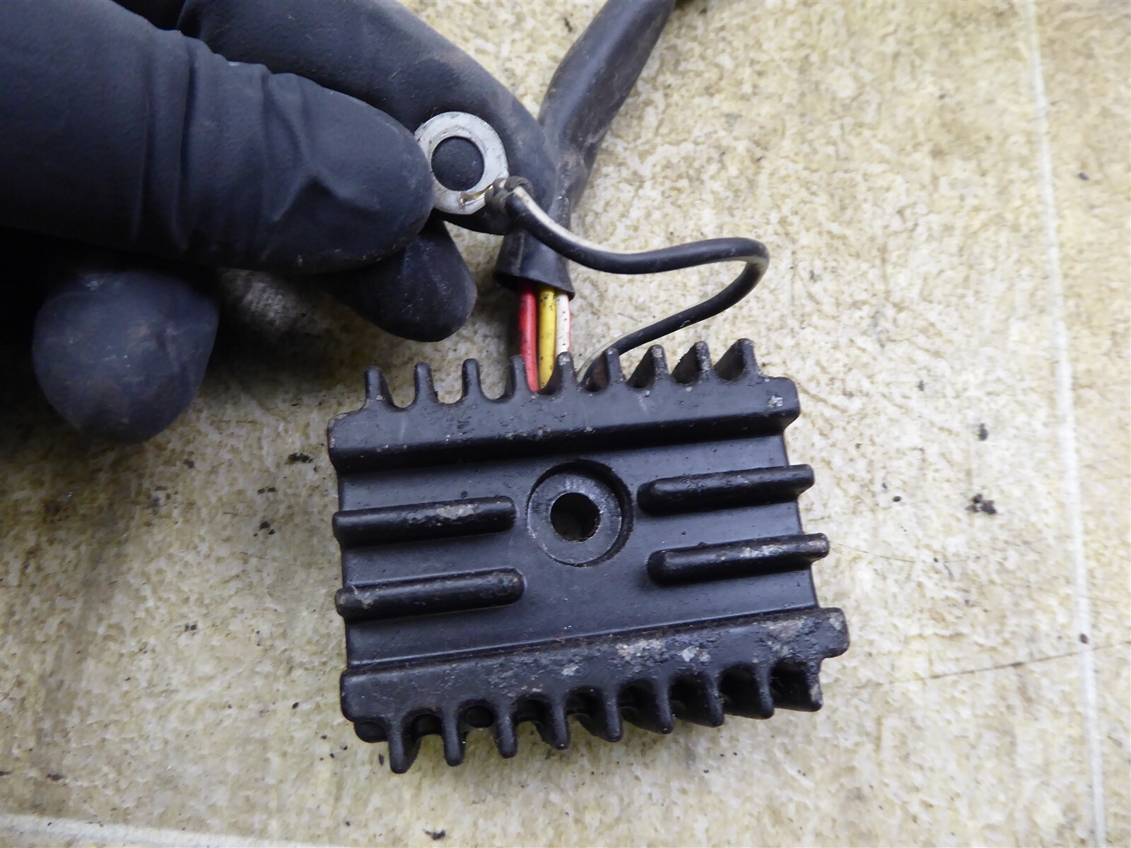 1978 Suzuki GS550 GS 550 S687-1) regulator rectifier solenoid switch ...