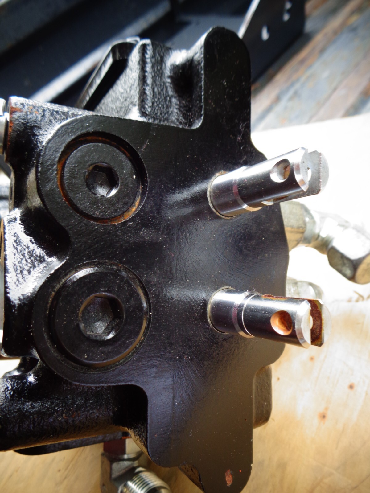 KUBOTA LA1854 LOADER VALVE NEW-TAKEOFF 7J442-61017 (M6901) | eBay