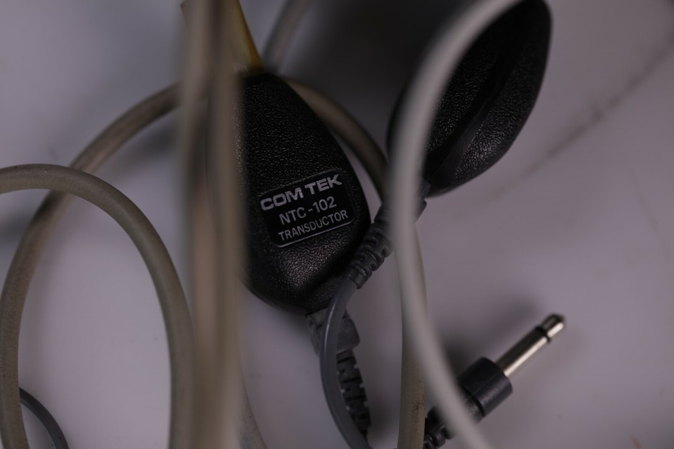 Comtek earwig transmitter system with 2 base stations BSA-72 + 5 ...