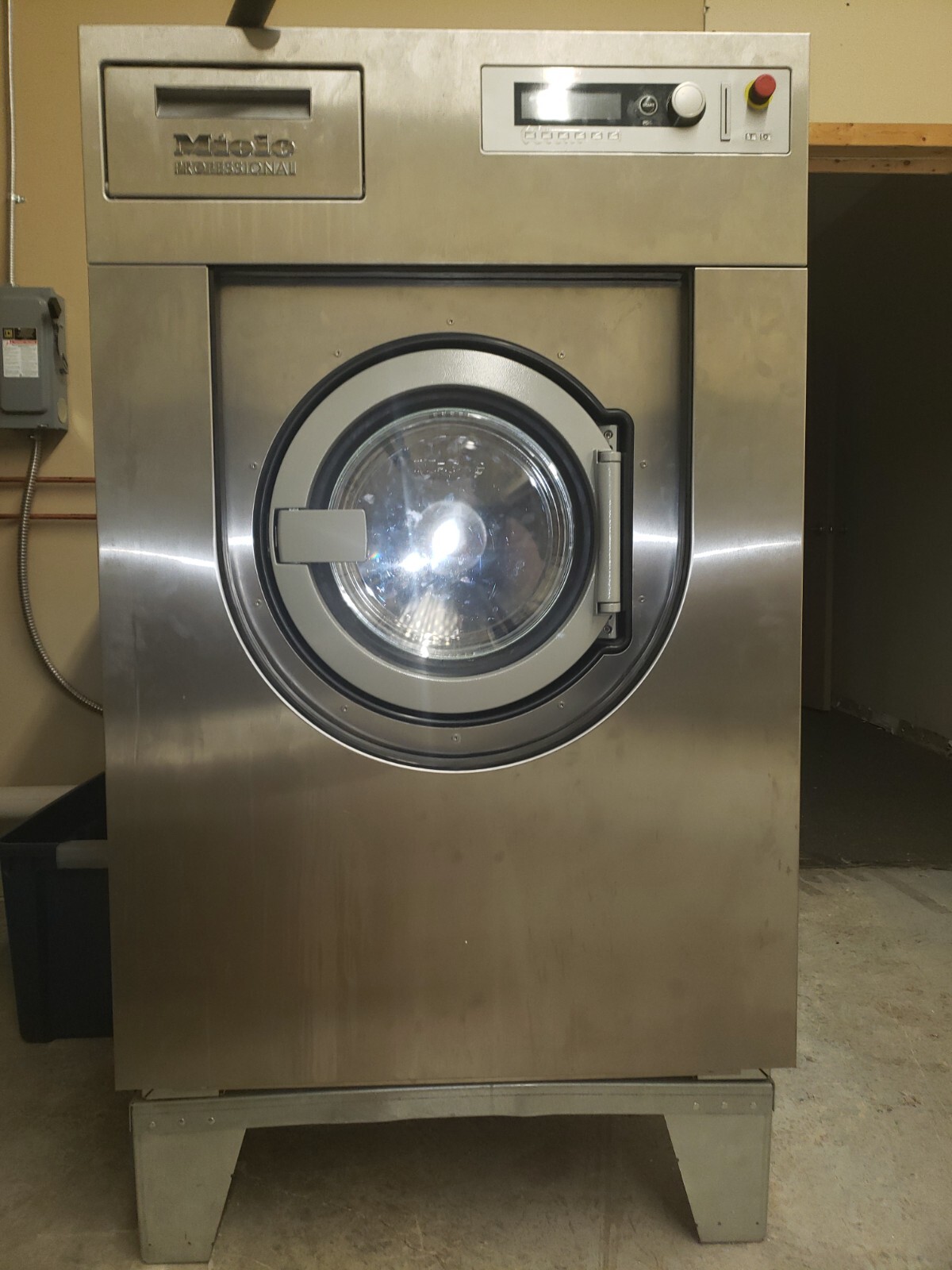 used commercial washer & dryer. Miele PW6207 45 lbs w/base, Wascomat ...