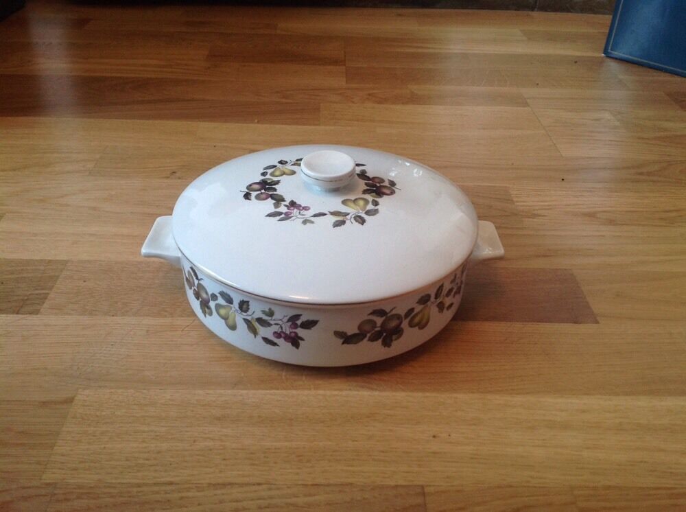 1 Tureen with Lid by Midwinter Fine Tableware Evesham Pattern 1962 / ...