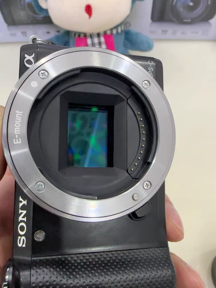 Sony Alpha A5000 20.1 MP Flip Screen Mirrorless Camera with PZ 16-50mm ...