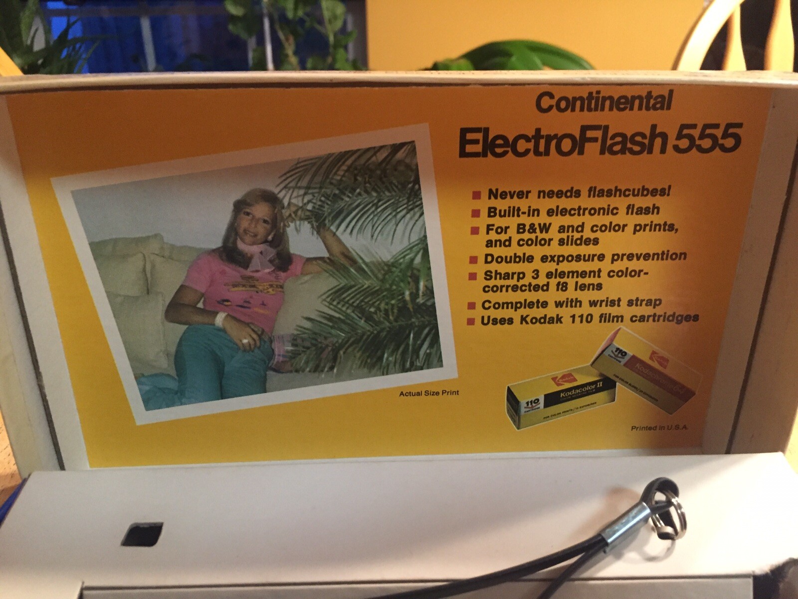 VINTAGE CONTINENTAL Pocket ElectroFlash 555 CAMERA with Wrist Strap NIB ...
