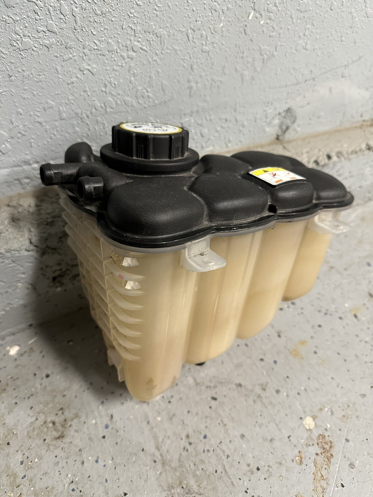 2018-2021 LAND RANGE ROVER VELAR RADIATOR COOLANT OVERFLOW RESERVOIR ...