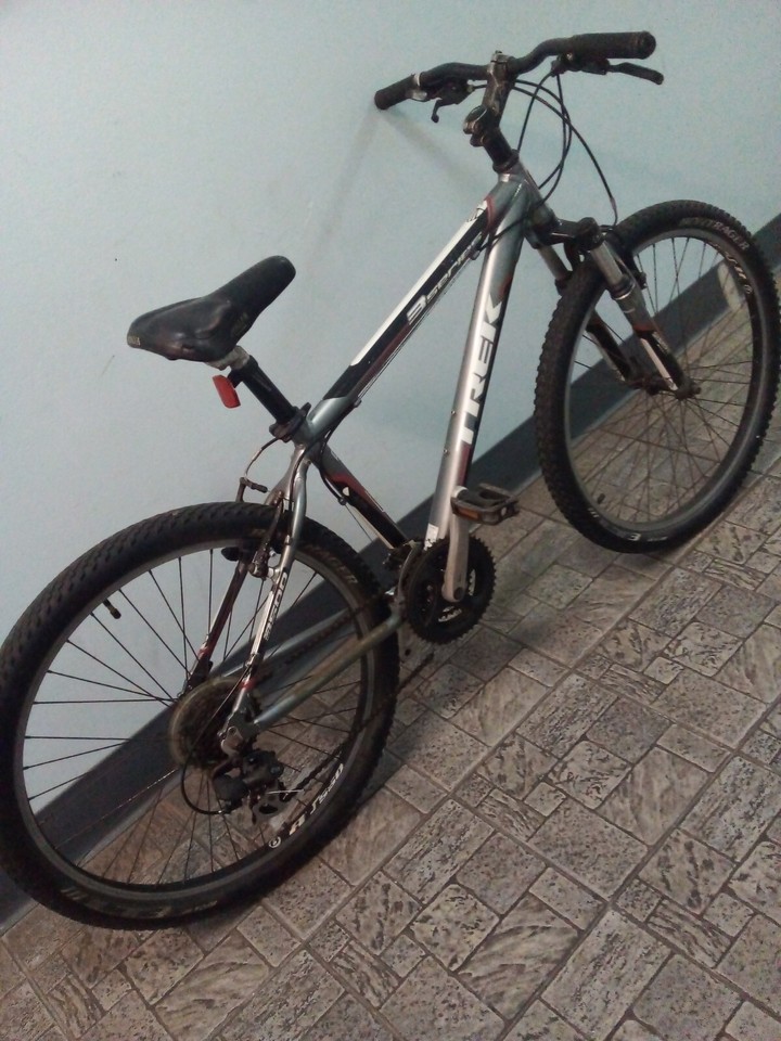 Trek 3500 3 series 16" frame 21 speed 26" wheels silver Shimano ...