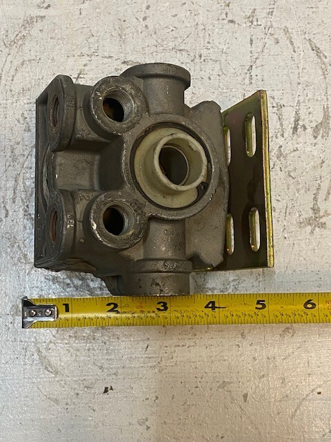BENDIX 99010 AIR BRAKE VALVE T-290917-B T-290401-F for sale online | eBay