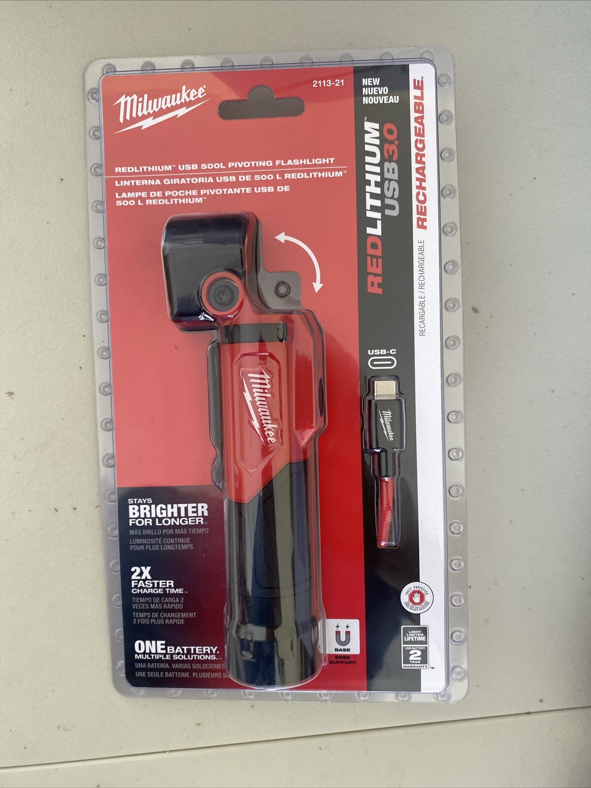 MILWAUKEE (2113-21) RedLithium USB Pivoting Flashlight 500 Lumen (FREE ...