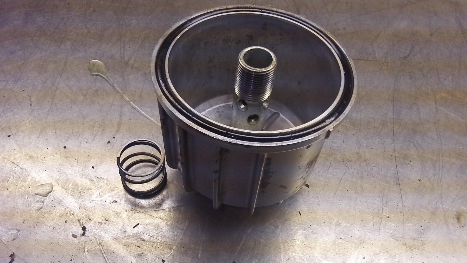 1985 Honda GL 1200 Goldwing Oil Filter Housing Spring Bolt GL1200A ...