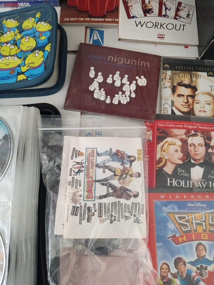 Lot Of 200+ MOVIES Loose Dvds + Cds Mixed Media Great Collection Estate ...